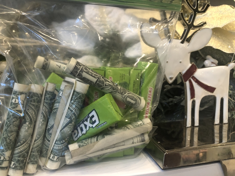 17 Brilliant Money Gifts Made with Dollar Tree Items! - What Mommy Does