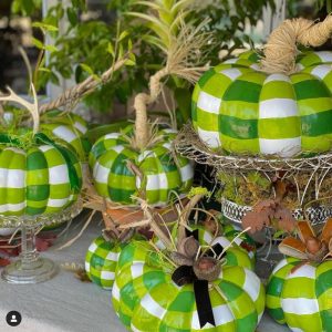 10+ Cute Ways to Paint on Pumpkins {Easy Designs!} - What Mommy Does