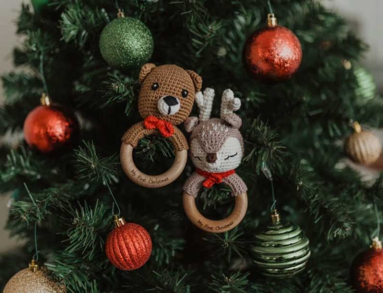 What to Get a Newborn for Christmas {30+ Thoughtful Gift Ideas} - What ...