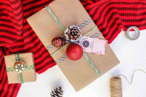 27+ Easy to Make DIY Dollar Tree Christmas Gifts - What Mommy Does